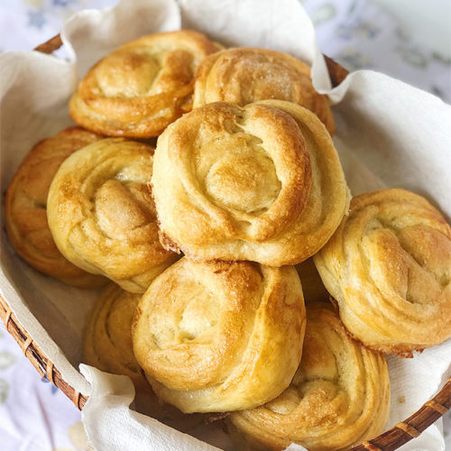 How to Make Rose Shaped Buns | Yeast Dough Recipe | Pastry Madness